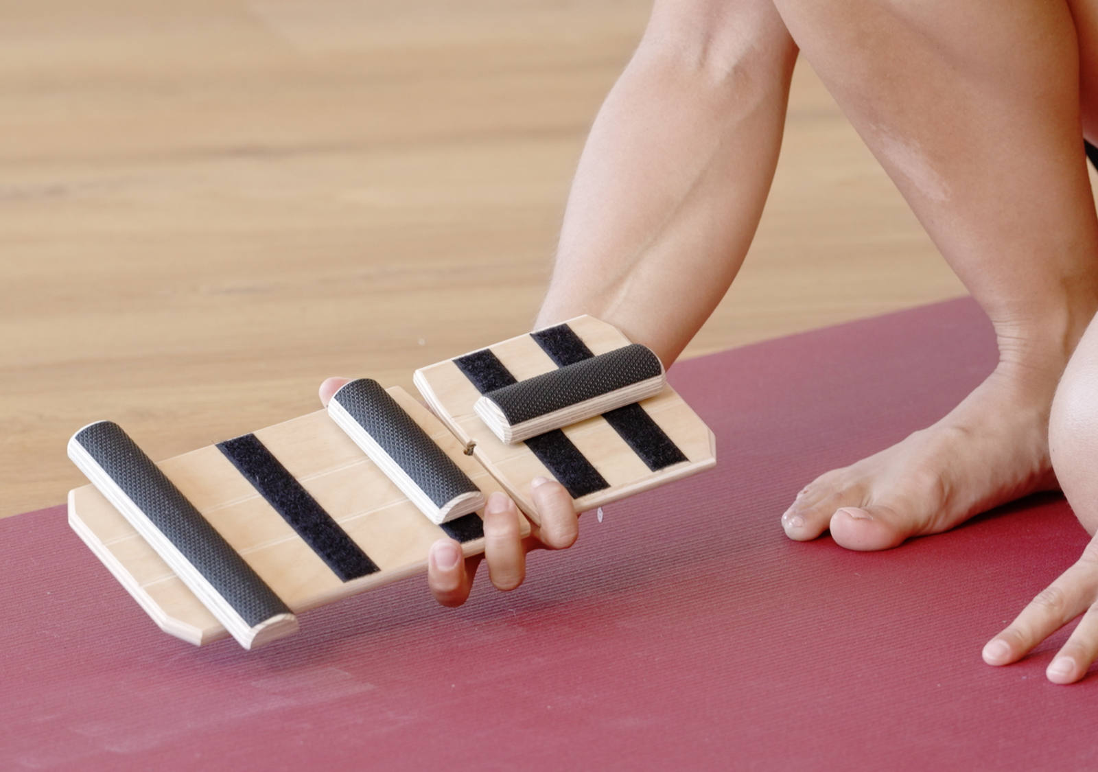 Blackboard: Füsse stärken mit dem variablen Kippbrett