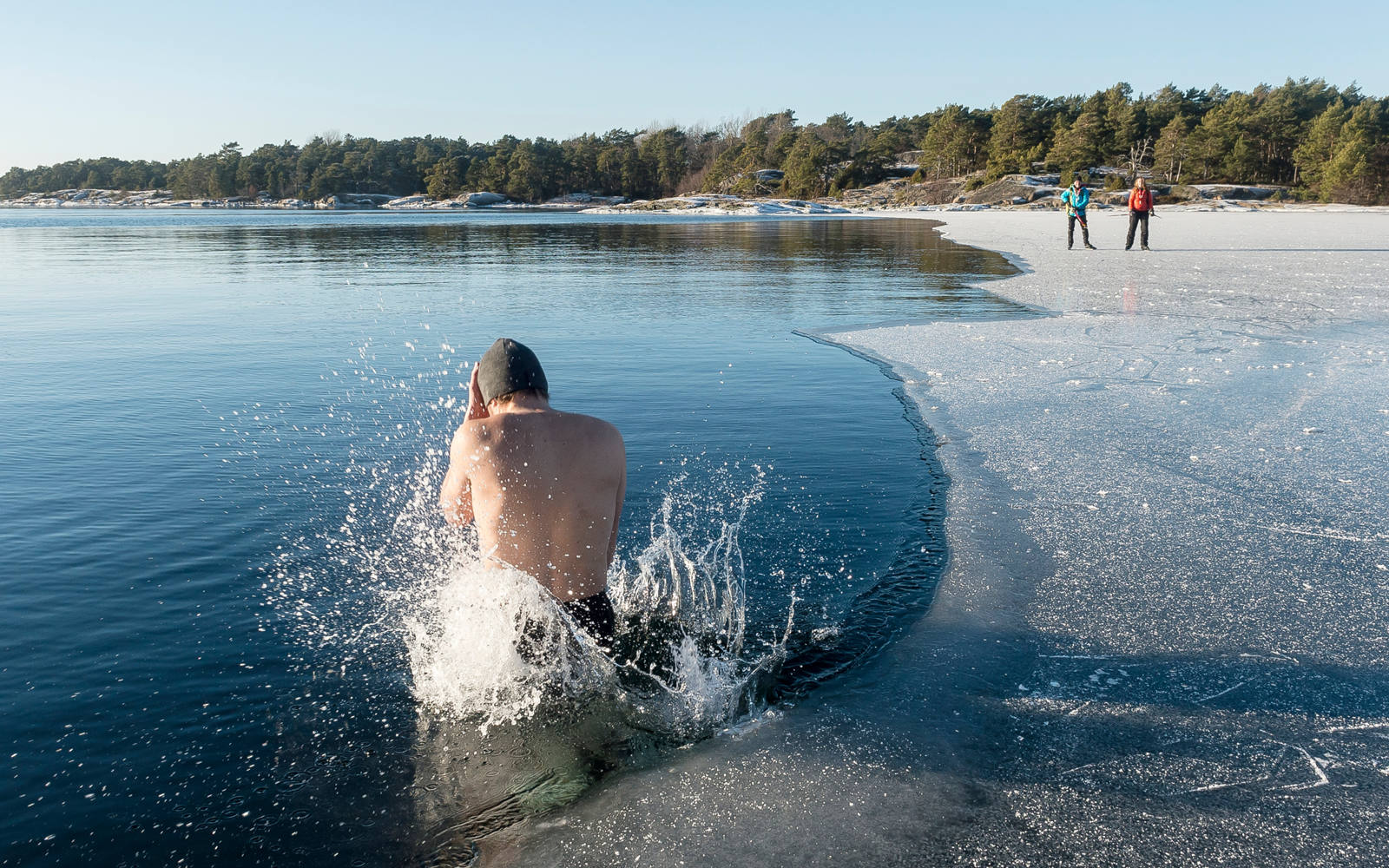 Eisbad: Wirkung & Risiken der Trendsportart